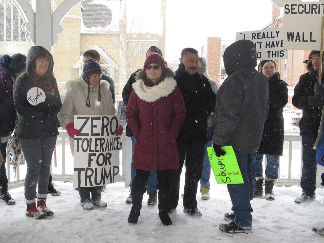 Women’s group leads protest against border structure | News, Sports ...